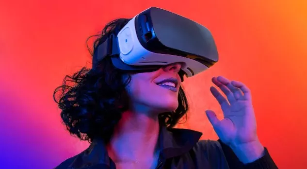 What Does the "Pass-Through" Functionality of a Virtual Reality Headset do? - Techinon